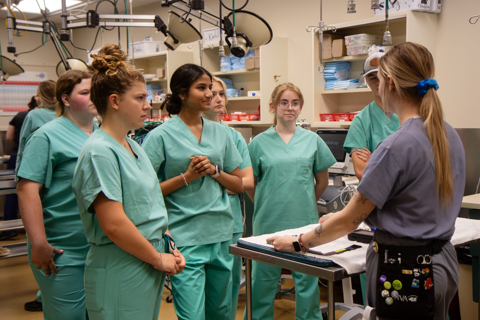 Future veterinarians get their first taste of veterinary school at ...